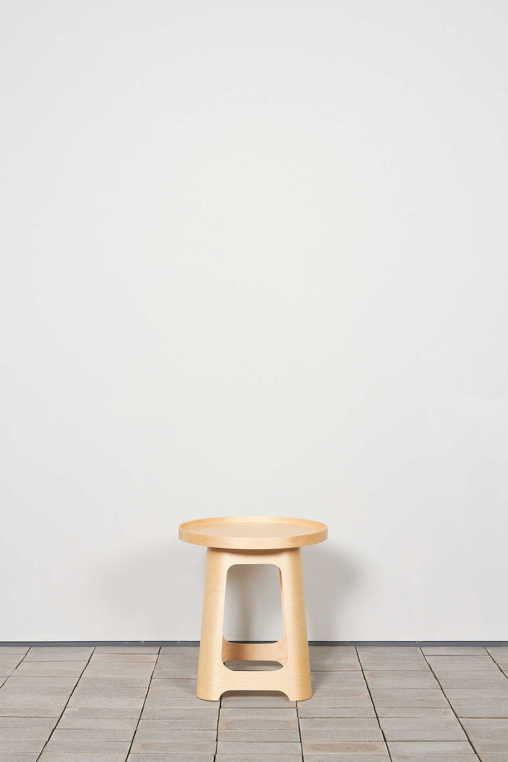 ISOKON STOOL & TABLE WITH TRAY｜アイソコンスツール & テーブルトレイ – ATELIERMO